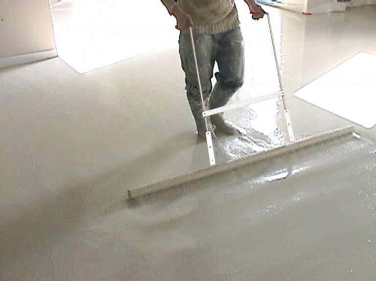Mettre en oeuvre du béton autonivelant – Tout sur le béton