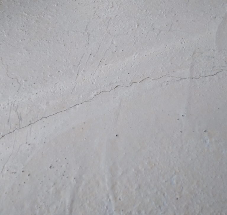 Comment réparer une fissure sur une dalle béton ? – Tout sur le béton
